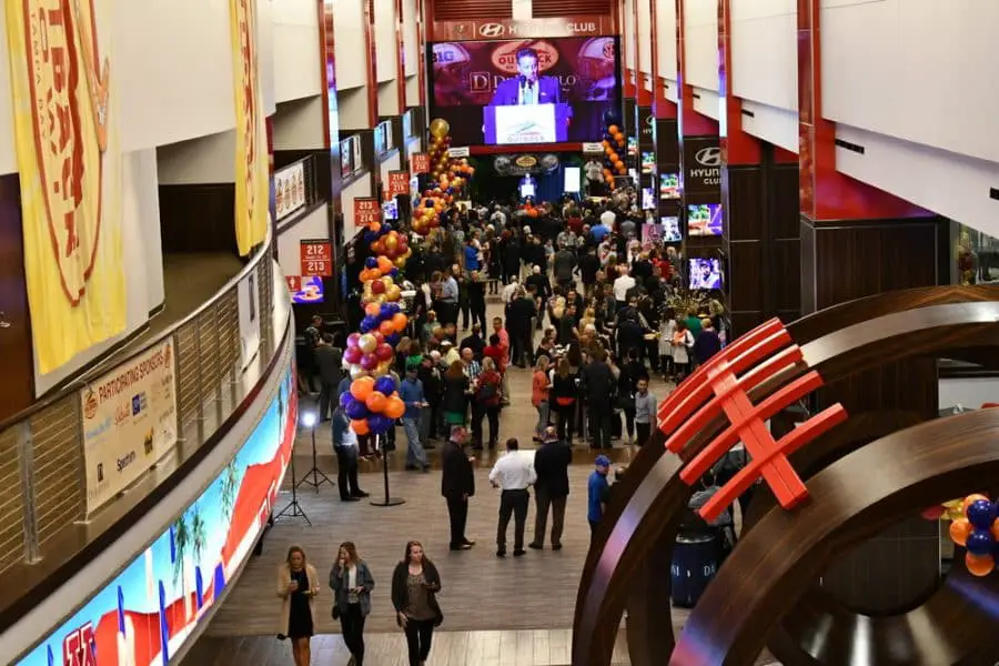 Best seats at the Raymond James Stadium for sports and concerts