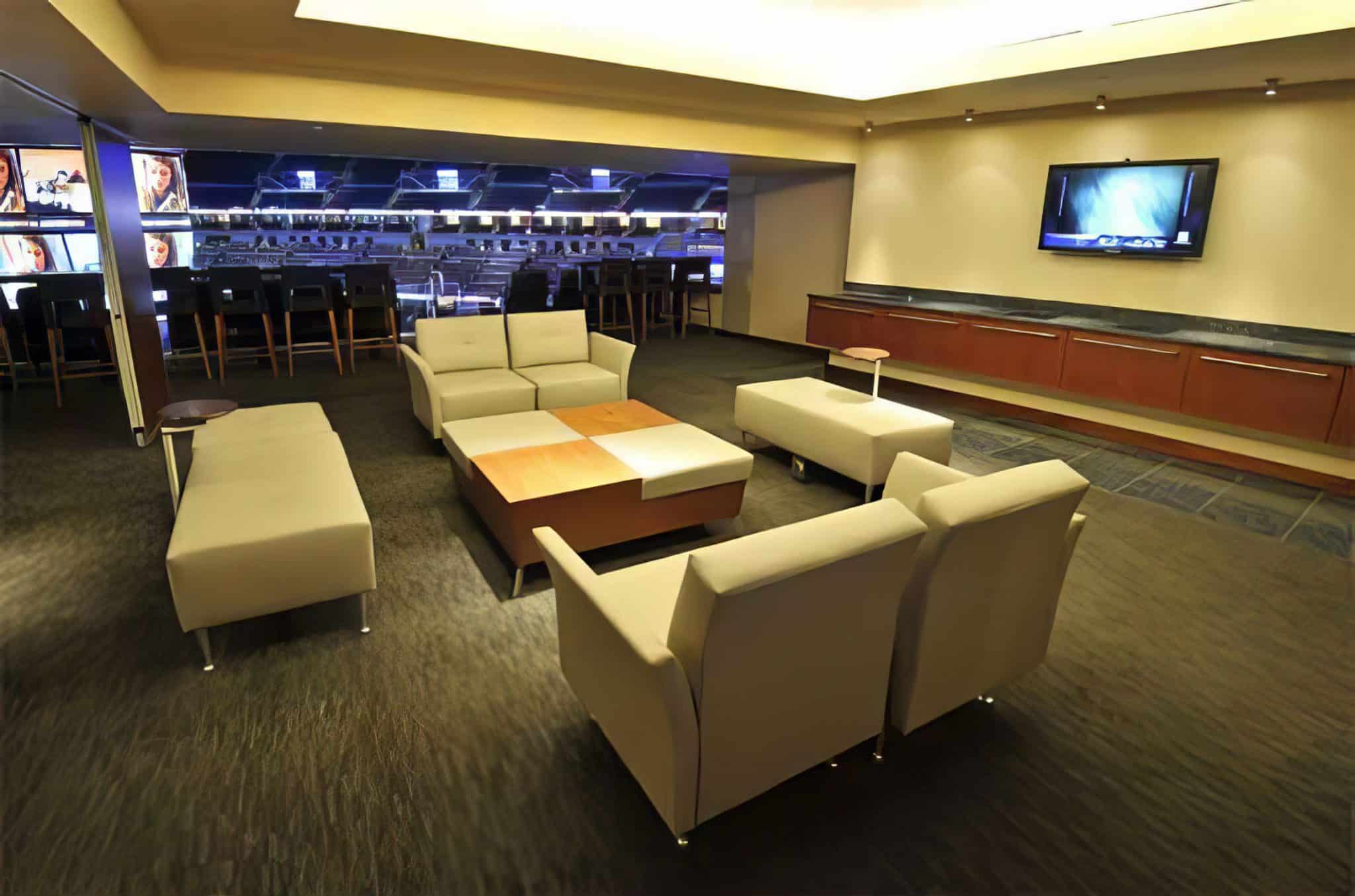 Lucas Oil Stadium Review: Concerts, Club Level & Covered Seating