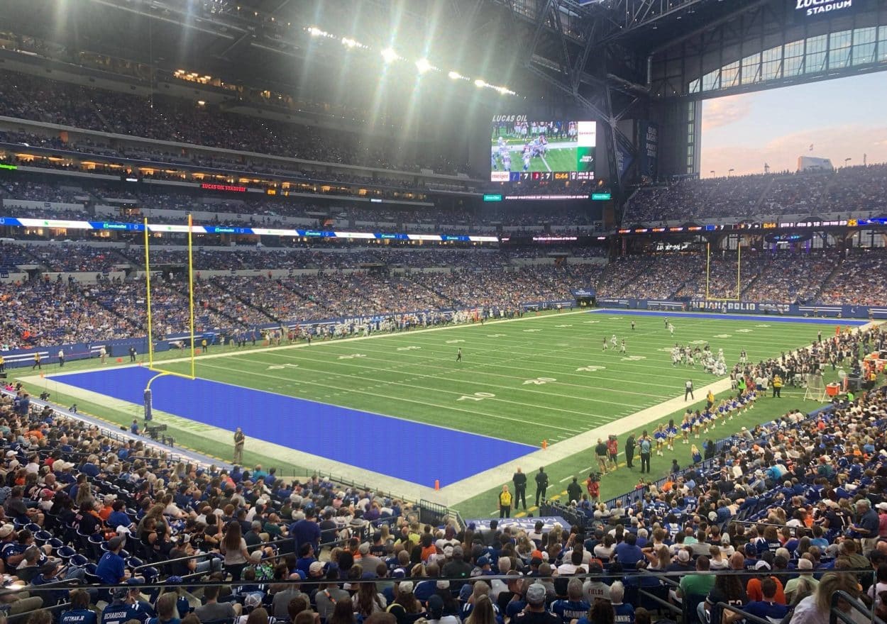 Lucas Oil Stadium Review: Concerts, Club Level & Covered Seating